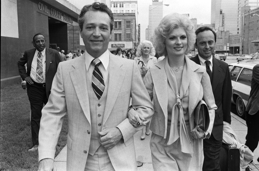 Money, Murder, and Misdeeds: The Case of T. Cullen Davis – True Crime ...